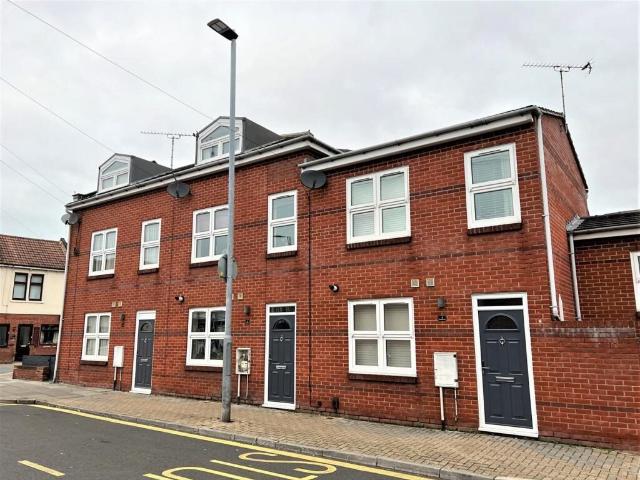 house for rent in Devonshire Square, PO4 0BN
