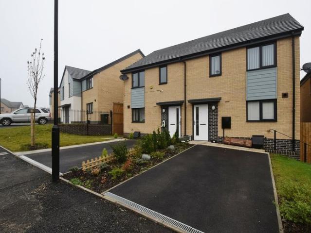 house for rent in Doncaster Flying Fox Crescent, DN12