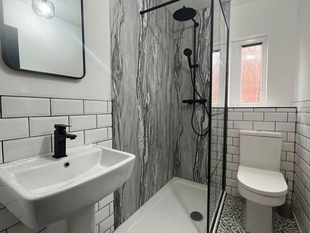 house for rent in Edinburgh Road, Kensington, L7