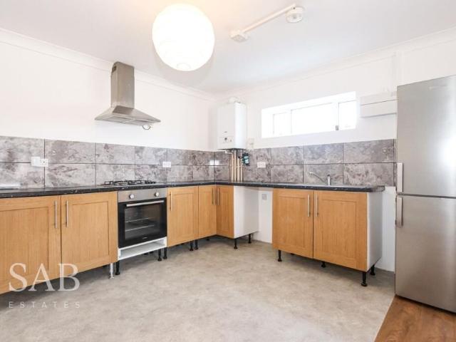 house for rent in Edward Road, UB5 6QN