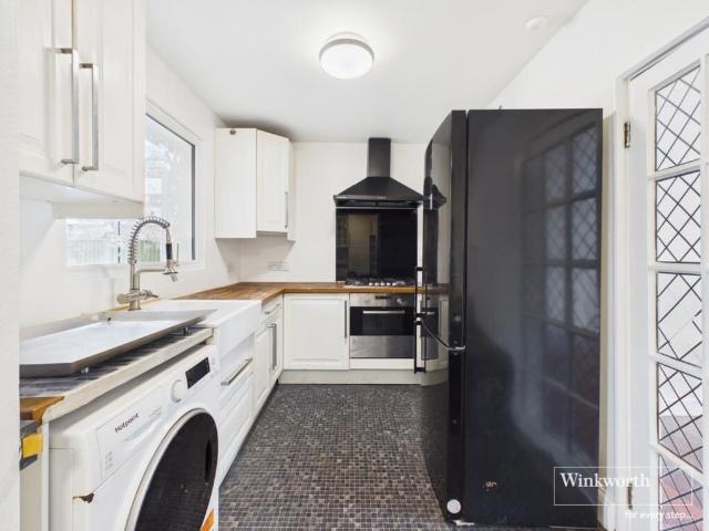 house for rent in Elthorne Road, NW9 8BH