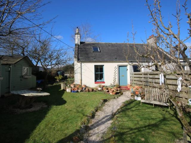 house for rent in England Cottage, Pitcaple, AB51 5HJ