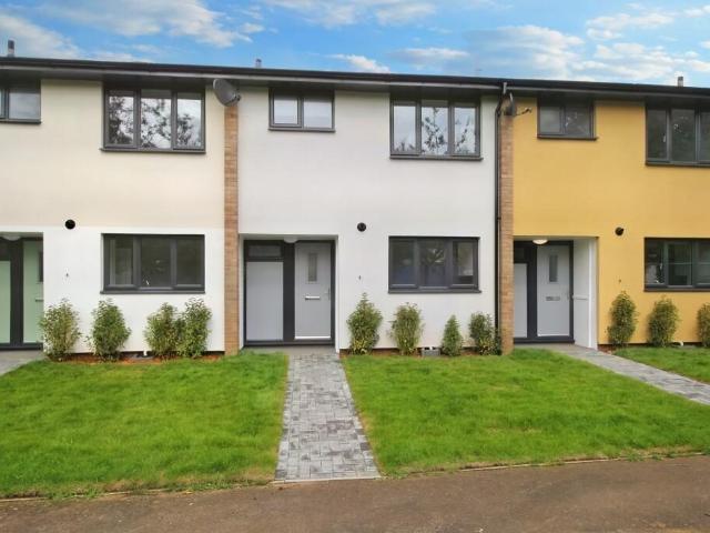 house for rent in Essex Close, GU35 0HS