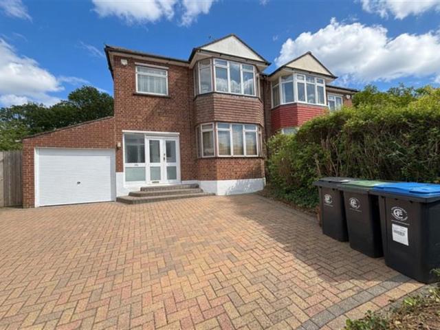 house for rent in Epping New Road, Buckhurst Hill, IG9
