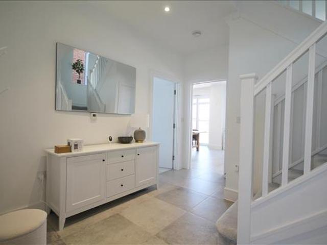 house for rent in Fairbrass Way