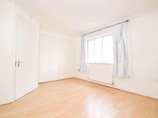 house for rent in Fairway Drive, SE28 8QU