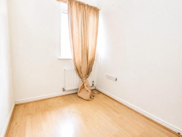 house for rent in Fairway Drive, SE28 8QU