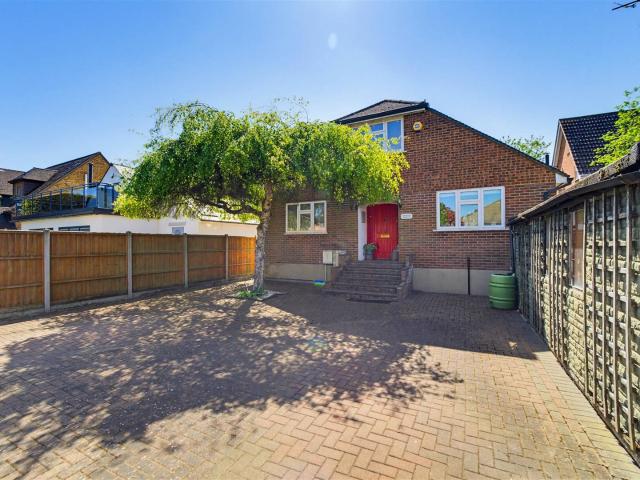 house for rent in Ferry Avenue, TW18 3LP