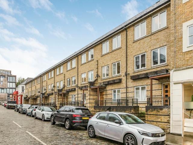 house for rent in Ferry Street, Canary Wharf,, E14 3DT