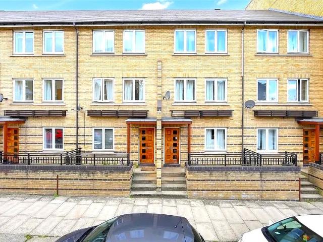 house for rent in Ferry Street, Canary Wharf, London, E14 3DT