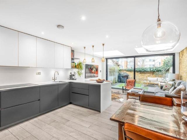 house for rent in Fielding Mews, SW13 9EY