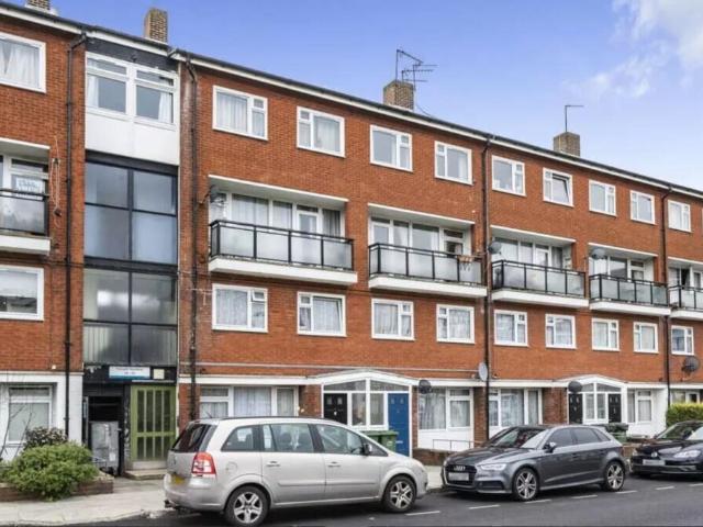 house for rent in Forsyth Gardens, SE17 3NE