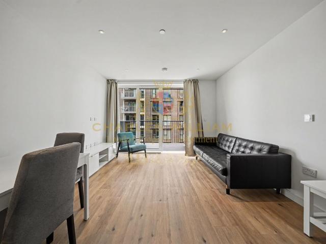 apartment for rent in Flat, Iris House, Cedrus Avenue, Southall