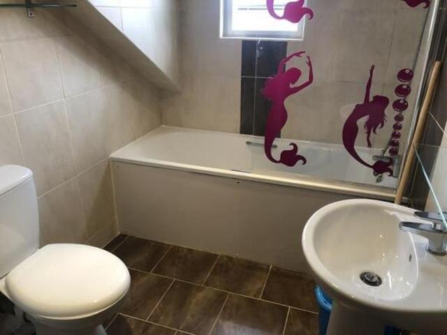 House for rent in Flat 4, Broadway, Adamsdown, Cardiff, CF24