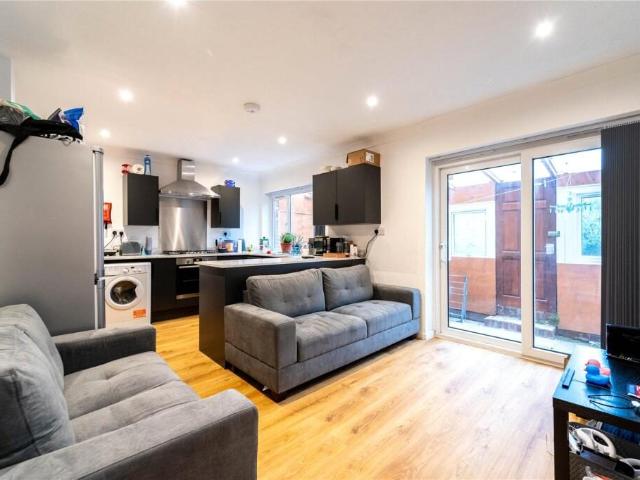 house for rent in Fladbury Crescent, B29 6PH