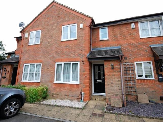 house for rent in Flemming Avenue, HA4 9LE