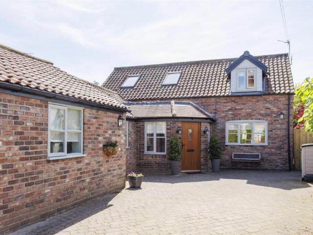 house for rent in Front Street, YO19 4RR