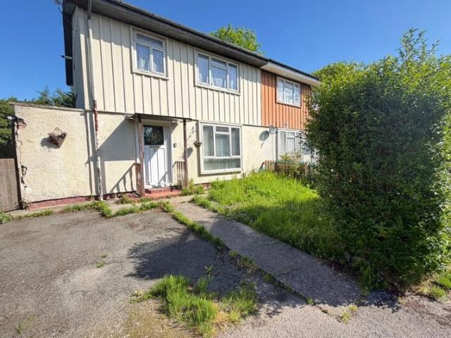 house for rent in Franklands Drive, Ribbleton, Preston. Lancs PR2 6RY