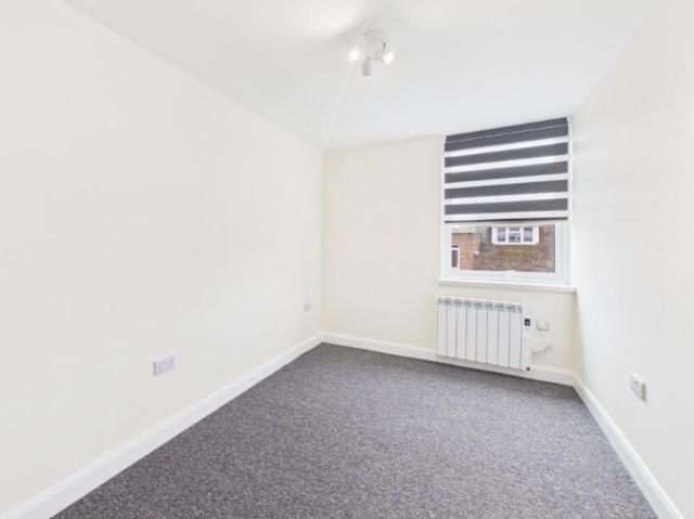 house for rent in Frimley High Street, GU16 7JF