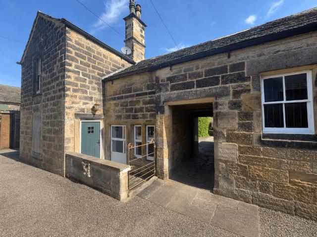 House for rent in Garden Cottage,Creskeld Hall, Creskeld Lane, LS21 1NT united kingdom