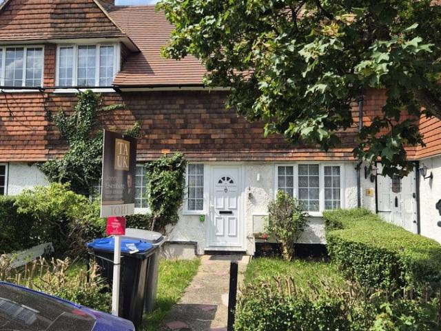 house for rent in Goldsmith Lane, London, NW9