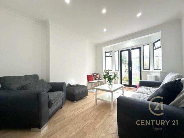 house for rent in Glebe Gardens, KT3 5RX