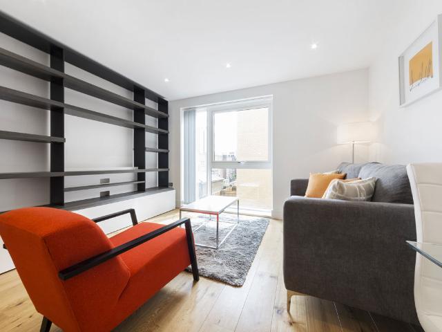 house for rent in Grove Park, Colindale