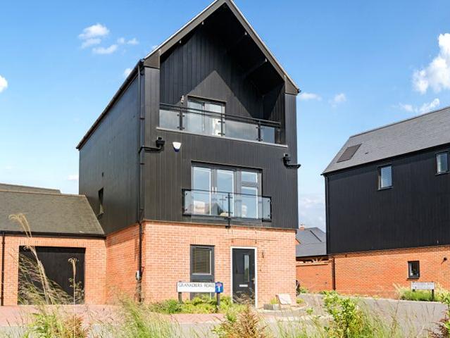 house for rent in Granadiers Road, Winchester, SO22 6GU