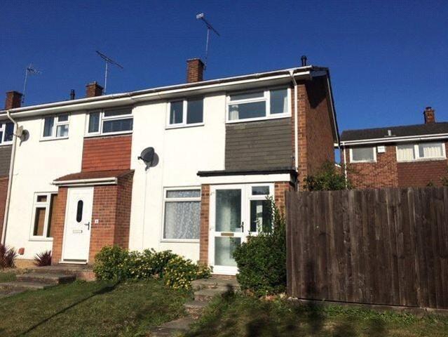 house for rent in Hamelyn Road, RG21 8UX