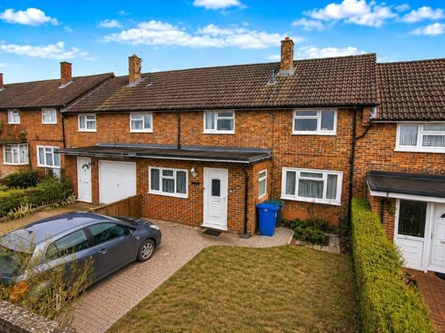 house for rent in Hammond Road, GU21 4TQ