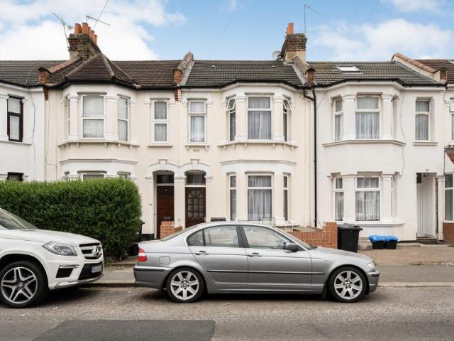 house for rent in Hampton Road, IG1 1PR