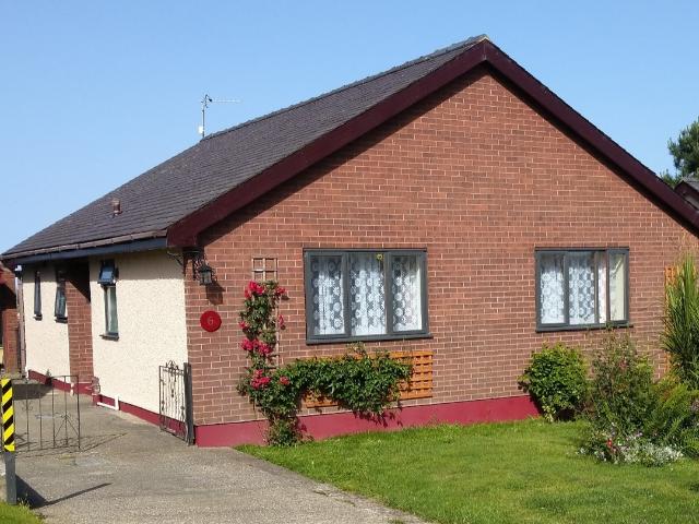 house for rent in Hafod Lon, Rhiwlas