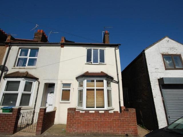house for rent in Harwoods Road, WD18 7RA