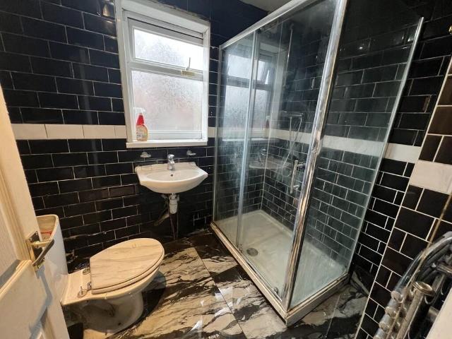 house for rent in Harlington Road West, TW14 0JJ