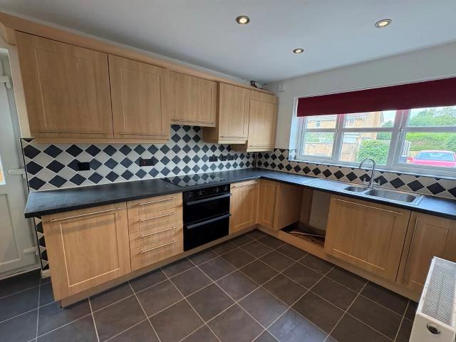 house for rent in Hazelwood Drive Verwood BH31 6YG