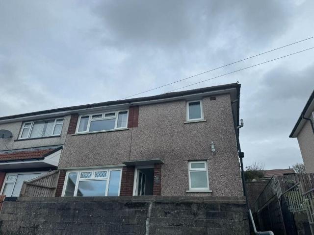 house for rent in Heol Islwyn, CF39 8NR