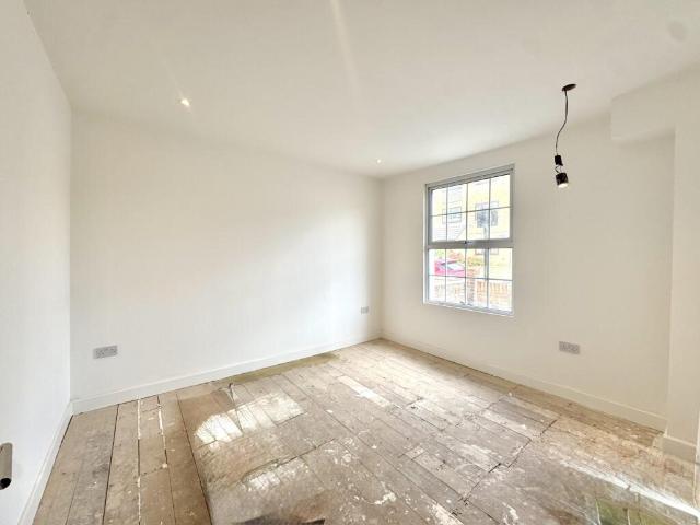 house for rent in Heath Road, TW3 2NJ