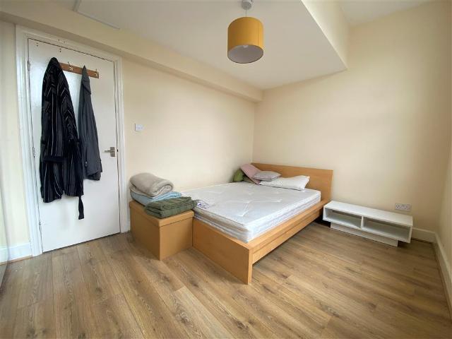 house for rent in Hereward Road, London, London