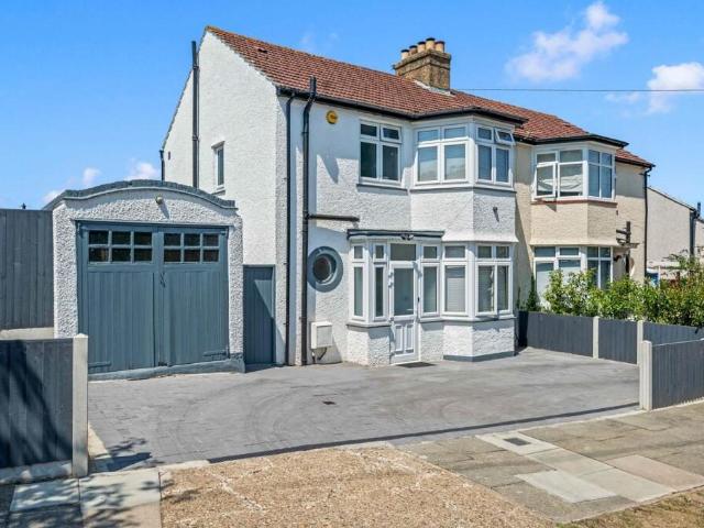 house for rent in Hill Crescent, KT5 8DP