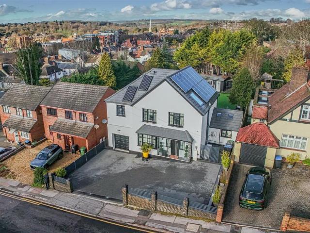 house for rent in Hillfield Road, HP2 4AB
