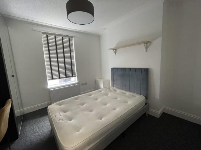 house for rent in Hood Street, LN5 7XB
