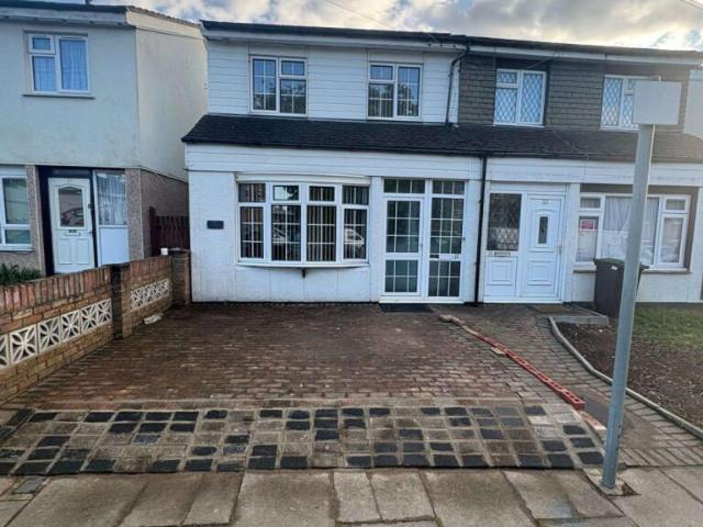 house for rent in Hockwell Ring, LU4 9NG