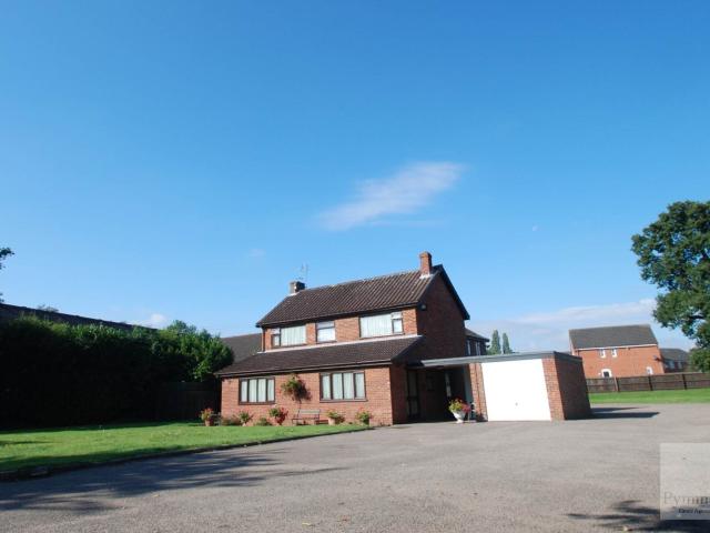 house for rent in Holt Road, NR10 3AB