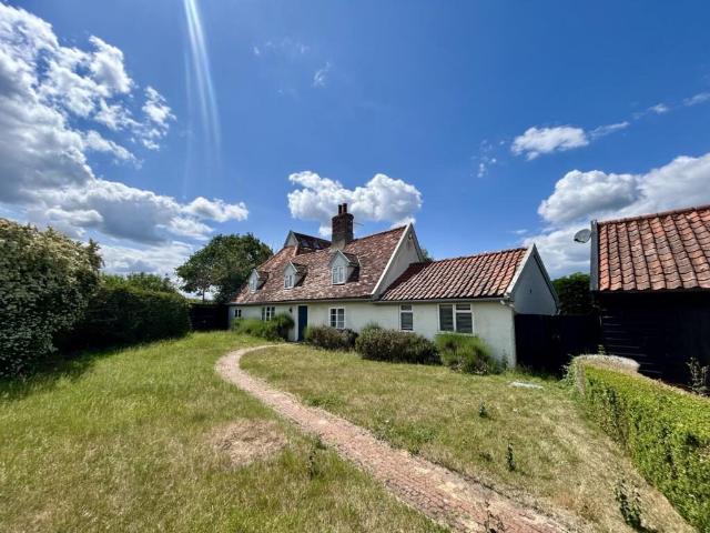 house for rent in Holbrook Road, IP9 2PN