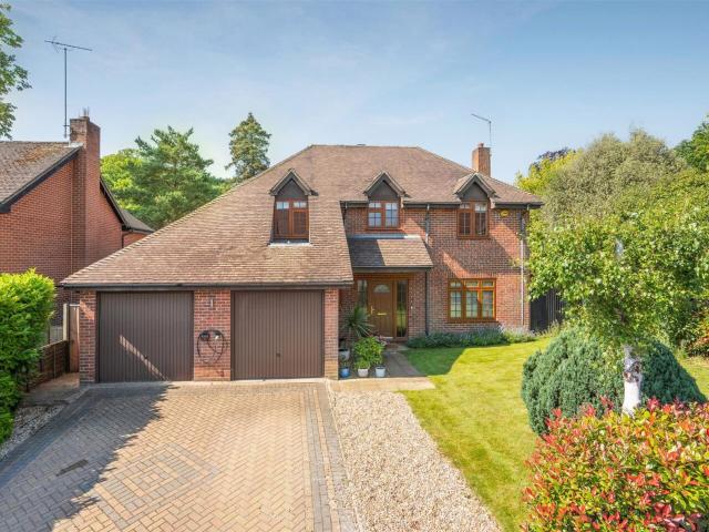 house for rent in Holmes Close, Sunninghill