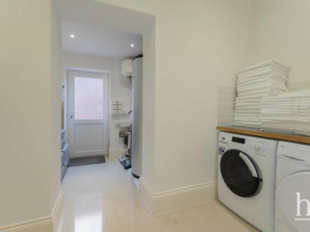 house for rent in Hoscote Park, CH48 0QW