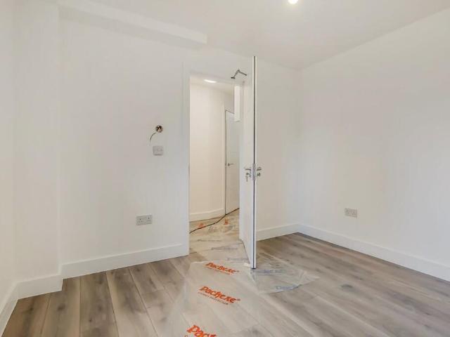 house for rent in Hospital Way, SE13 6UF