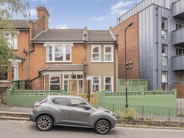 house for rent in Howard Road, E17 4SG