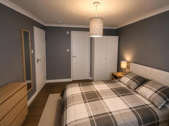house for rent in Howards Road, GU22 9AS