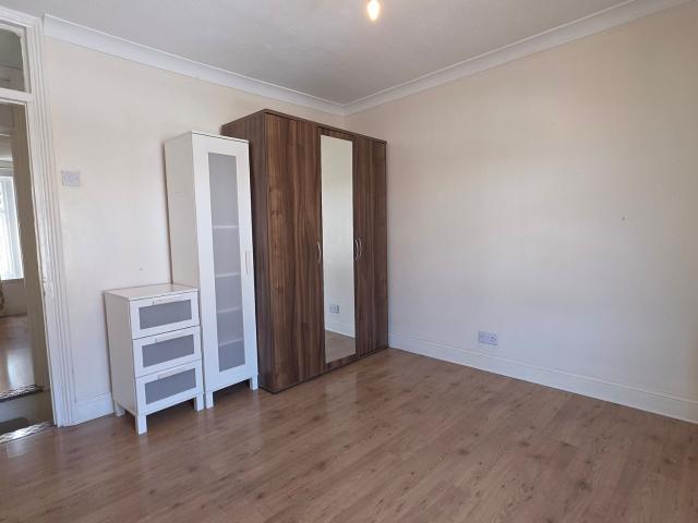 house for rent in Kennedy Road, IG11 7XH